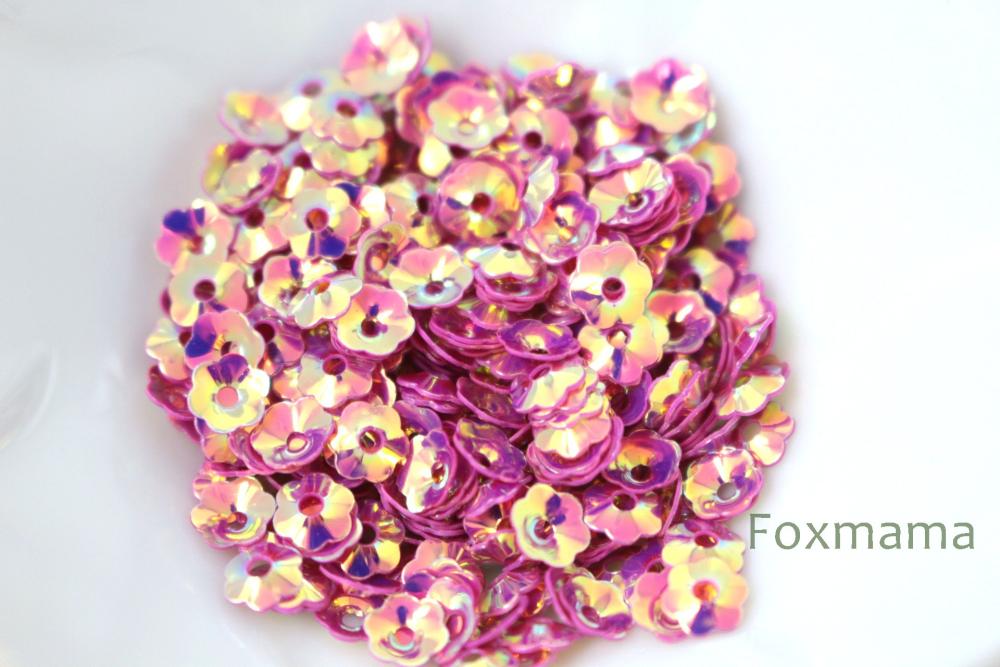 商品説明品番SFC05ARMSW00商品名スパンコール 約340枚(約2.5g) 花カップ 5mm オーロラ 赤紫 (SFC05ARMSW00)サイズ幅:約5mm多少の誤差はご了承ください。お伝えしたいこと＊穴1カ所・中国製です。・表面傷な...