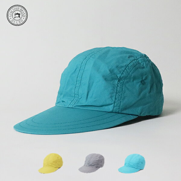 DECHO / DUCKBILL JET CAP カモのくちばしのように長いブリムが特徴的なJET CAP。 後部のバックルでサイズ調節が可能です。 【素材】 薄手で高密度に織られたタイプライター生地。 ワッシャー加工を施し、ナチュラルな印...