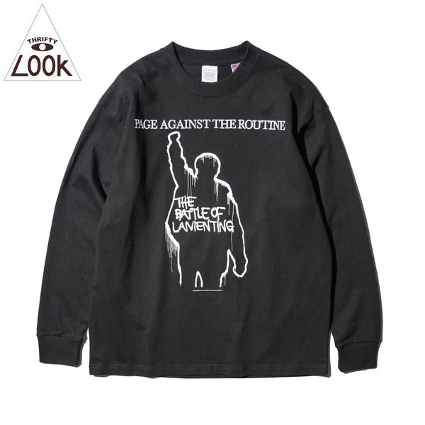 THRIFTY LOOK / "PATR "LS TEE 見覚えのあるグラフィックをモチーフにユーモアをプラスしたロングスリーブTシャツ。 しっかりとした生地感で一枚でも活躍するアイテムに仕上げています。 音楽好きにはたまらない長袖Tシャツ...