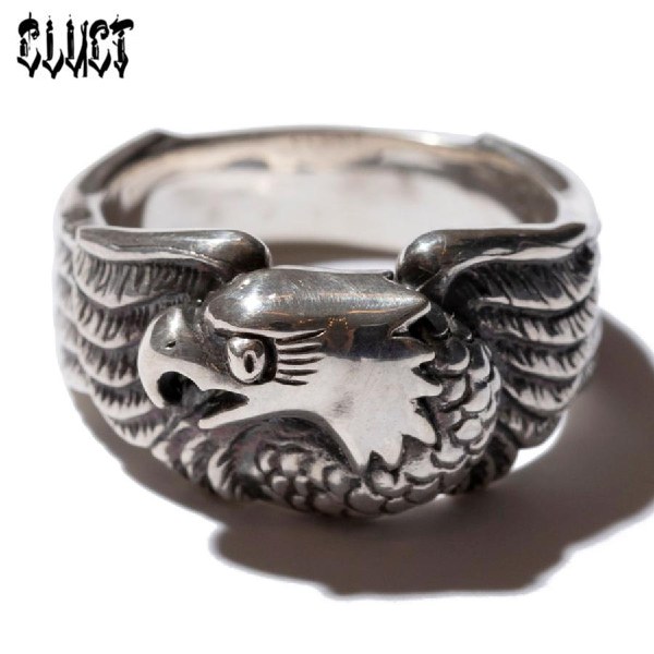 CLUCT / EAGLE[RING SILVER925] 04935 SILVER925で作成したリング。 卓越した品質と職人の手仕事による仕上げが特徴です。流行り廃り無く着込めるクラッシックモデルは長年の活躍を約束します。 ■CONTE...