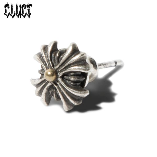 CLUCT / PLATA [EARRINGS] SILVER925 04622 SILVER925で作成したピアス。 オリジナルな卓越した品質と職人の手仕事による仕上げが特徴です。 流行り廃り無く着込めるクラッシックモデルは長年の活躍を約...