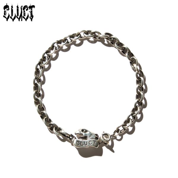 CLUCT / EAGLE [BRACELET] 05282 真鍮素材で作られ、シルバー925を厚めにコーティング加工したブレスレットです。 卓越した品質と職人の手仕事による仕上げが特徴です。 流行り廃り無く着込めるクラッシックモデルは長年...