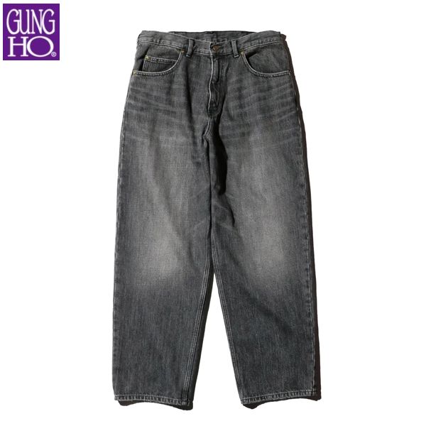 GUNG HO / DENIM TAPARED PANTS ストーンウォッシュ加工を施したデニムパンツ。 程よくテーパードを聞かせたリラックスシルエットのワイドデニム。 柔らかいデニムを使用しており、落ち感・履き心地も良い一本となっています...