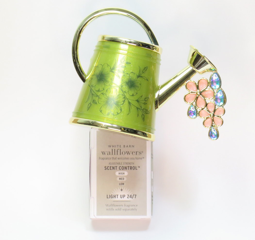 商品説明 【バスアンドボディワークス/Bath&Body Works】 Wallflowers Fragrance Plug ウォータリングキャン セントコントロール™ ナイトライト(Watering Can Scent Control™ ...