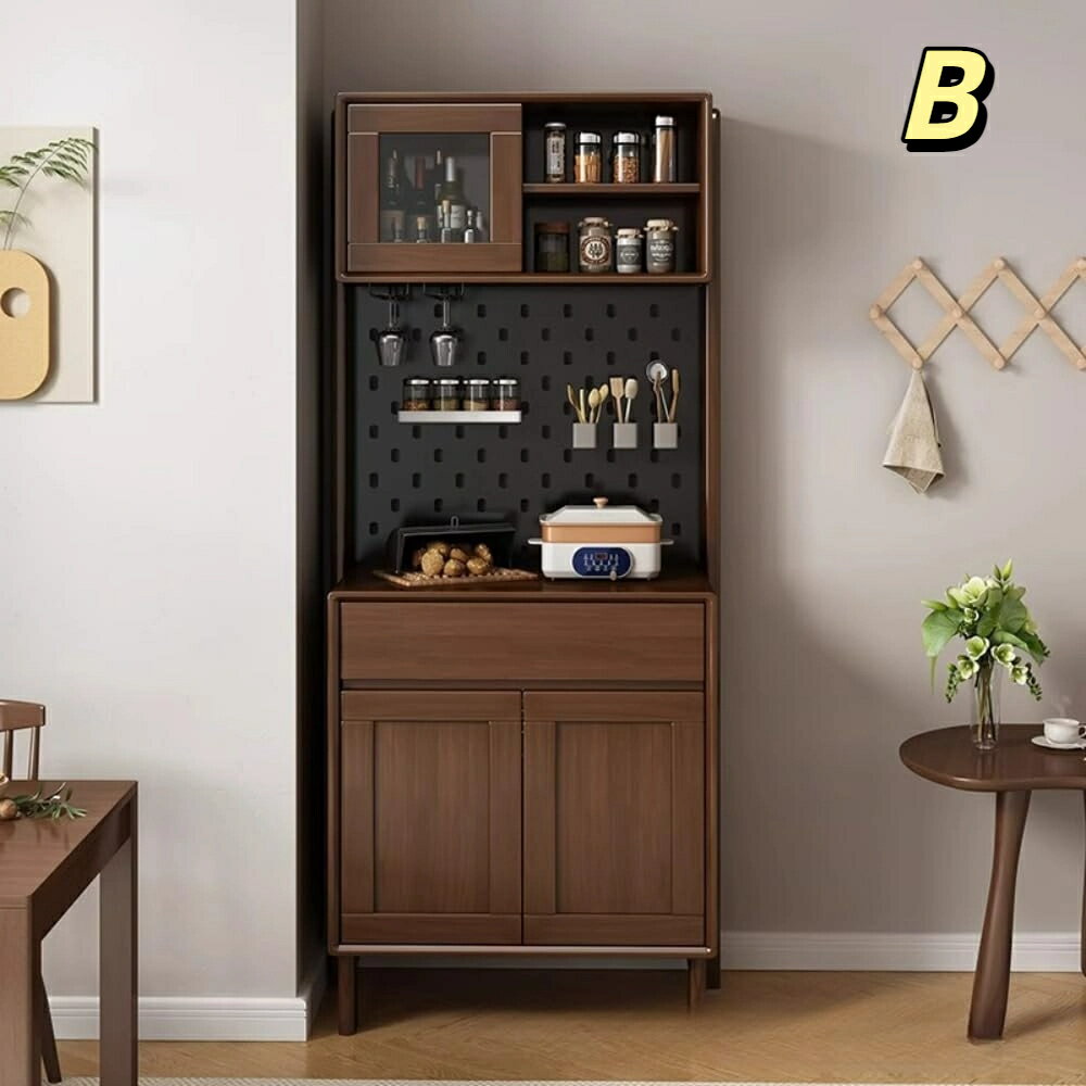 · 大容量の設計により、多くの物を収納することができます。食器、ワイン、調味料などを分類して収納することができます。食器を収納するための棚や引き出し、ワインを保管するための専用のワインラック、調味料を入れるためのコンパートメントなどが設けら...