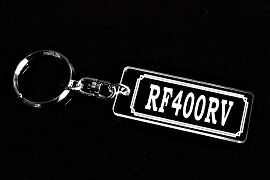 【商品詳細】 ・サイズ： 縦：2cm×横5cm×厚み0.3cm ・色： クリア ・素材： アクリル ・注意事項：モニターの発色具合により実際の色と異なる場合がございます。 ・SUZUKI スズキ RF400RV