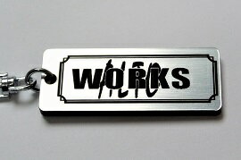 【商品詳細】 ・サイズ： 縦：2cm×横5cm×厚み0.3cm ・色： 銀/黒 ・素材： 2層アクリル ・注意事項：モニターの発色具合により実際の色と異なる場合がございます。