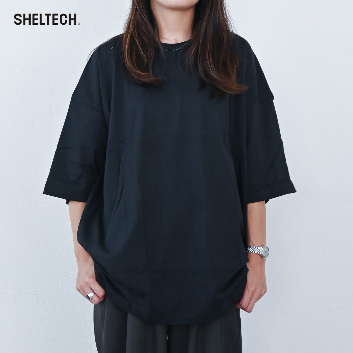 ▼ Less by SHELTECH / WideT 【外遊びを、もっと自由に、もっと涼しく。Less by SHELTECH "Wide T"】 「太陽と遊ぶ」というコンセプトを掲げる高機能素材『SHELTECH（シェルテック）』を贅沢に...