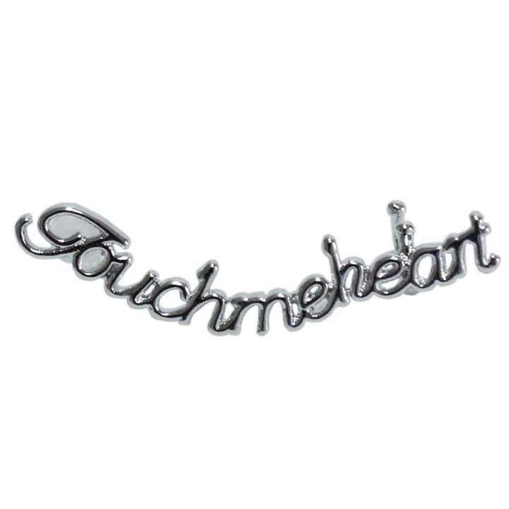 ※こちらの商品はメール便がご利用できません レアなデザインが可愛くてお洒落♪メッセージイヤーカフピアスの登場です☆『Touch me heart(タッチミーハート)』と筆記体で書かれた英字ロゴがお洒落なデザイン♪ピアスをはめた後、モチーフ上...