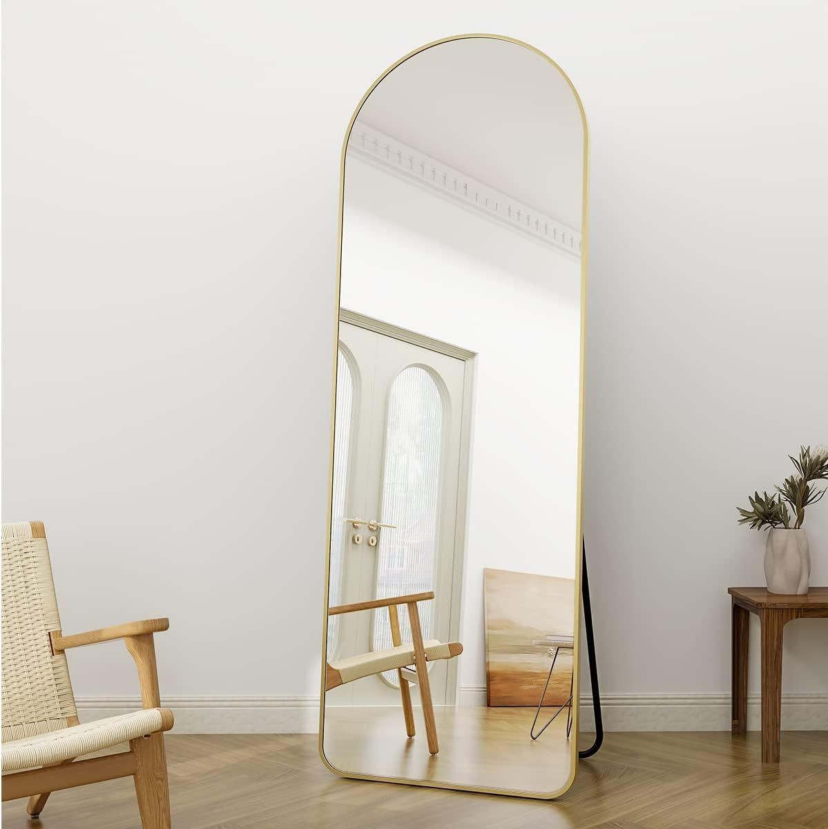 軽量＆2WAY設置で自由自在 約3kgの超軽量設計。壁掛け式とスタンド式の2WAY設置が可能で、賃貸住宅や模様替えを楽しむ方に最適。アルミ合金製フレームで耐久性も抜群。 コンパクト空間を広く演出 折り畳み式スタンドレッグで厚さ5cmの薄型ボ...