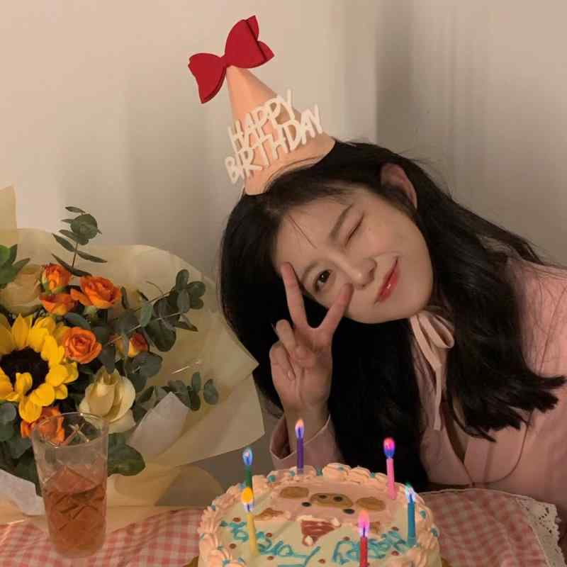 バースデー ハット 誕生日 パーティー 装飾 グッズ アイテム かわいい とんがり 帽子 写真 小道具 リボン 星 スマイリー ピンク ブルー ブラウン