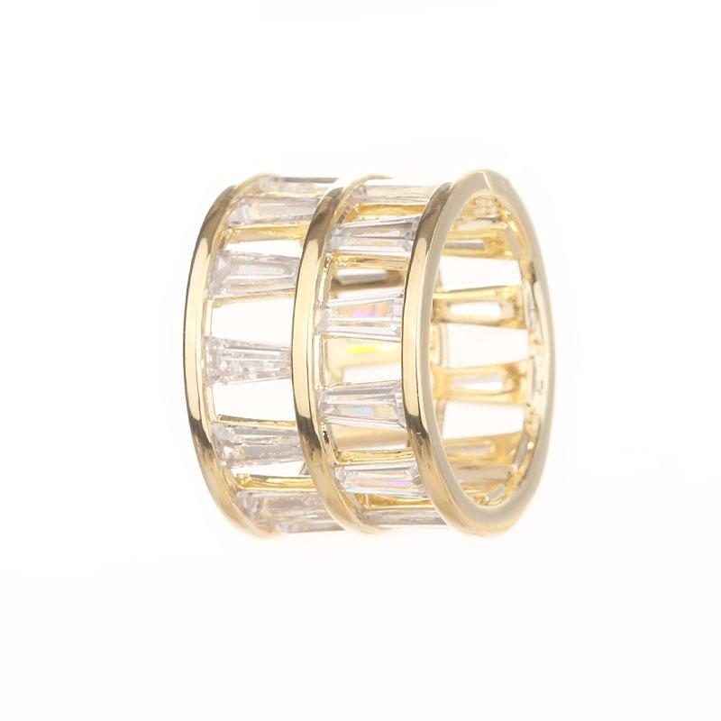 素材：合成キュービックジルコニア/ラインストーン