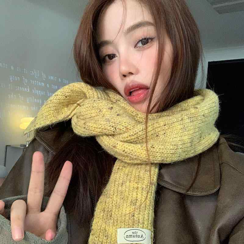 可愛い マフラー レディース 女性 韓国 冬 暖かい 厚手 防寒 保温 カジュアル 普段使い 通勤 ポリエステル 繊維 黒 赤 黄色 単色 マーブル シンプル