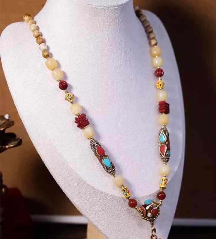 仏教 ネックレス のみ お守り タイ 僧侶 仏陀 ペンダント ストラップ リング チェーン 手工芸 宝玉 ビーズ メンズ レディース カップル カラフル カラー 模様 タンカ ハンギング レトロ おしゃれ ロングペンダントトップ：含まない