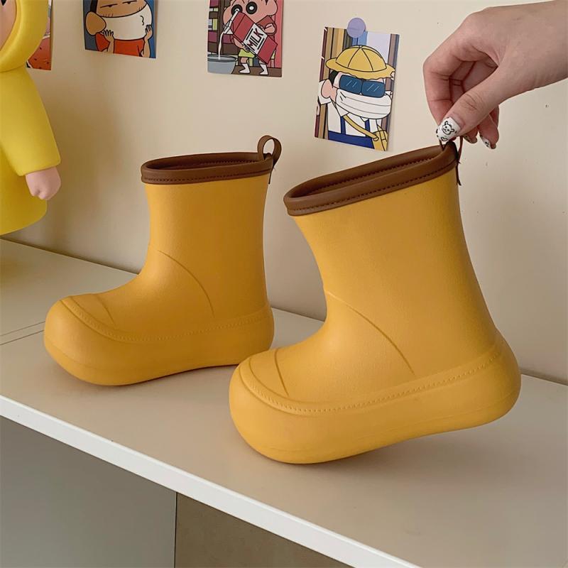 ソール素材: EVA裏地素材：裏地なし表面素材: EVAブーツ素材: EVA