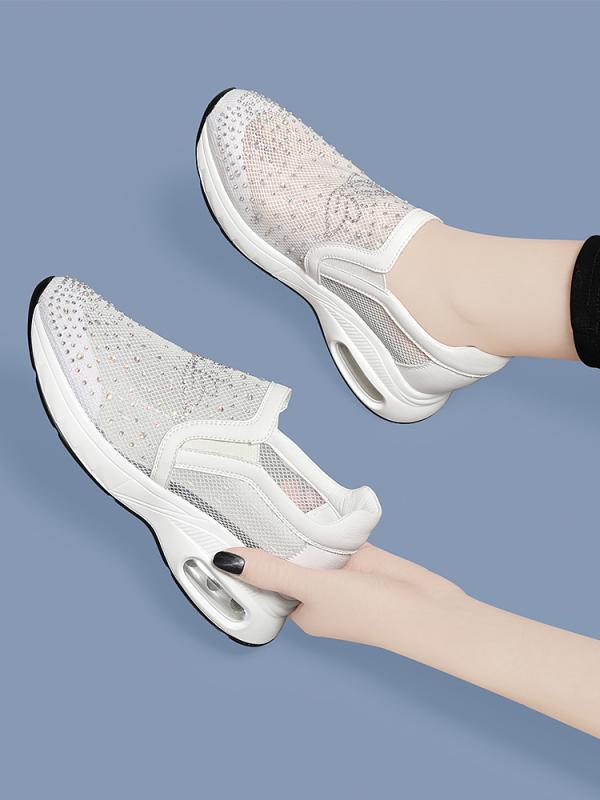 ヒールの高さ：ミドルヒールつま先: ラウンドトゥソール素材: ポリウレタン開口部の深さ: 深口表面素材: PU