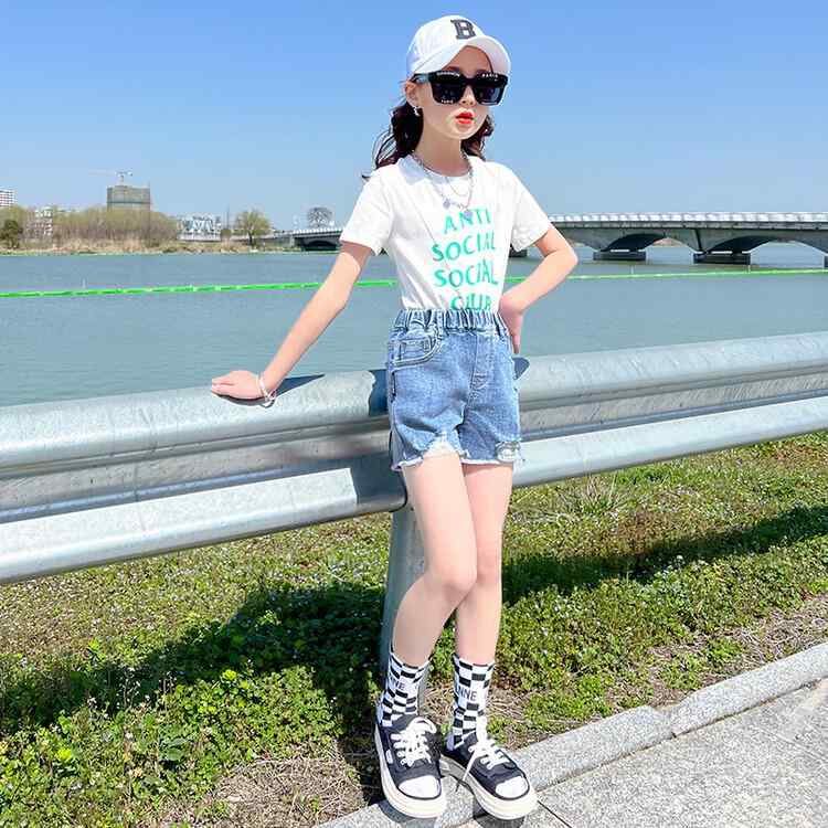 生地の分類: デニムパンツの前立て：ジッパー素材構成:綿80