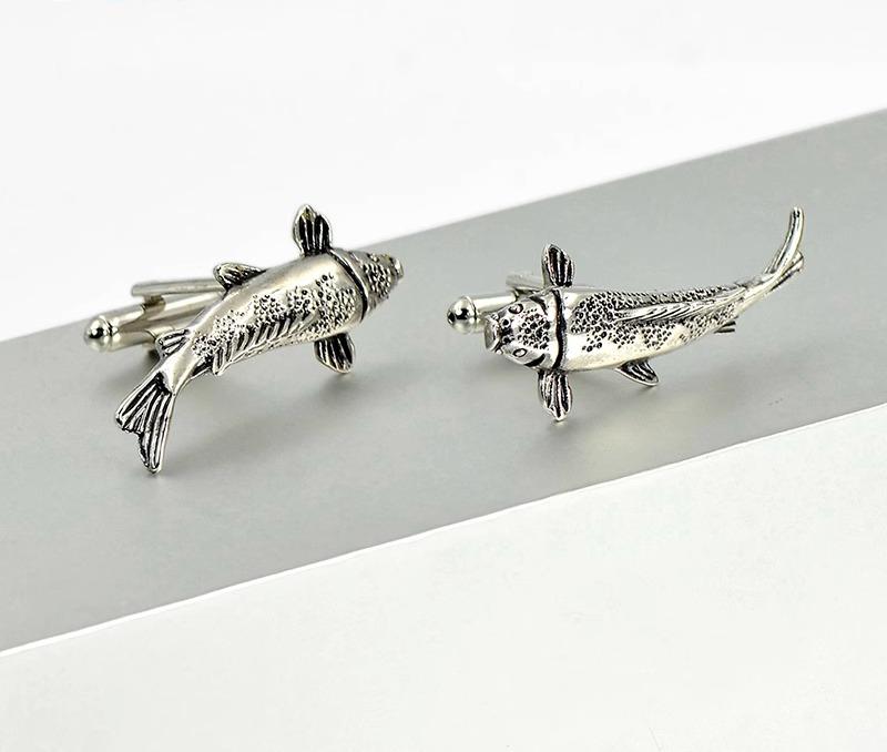 メンズ アクセサリー カフス ボタン 袖口 フレンチ シャツ ダブルカフ 男性 スウィヴル式 合金 スチール 金魚 コイ 魚 おしゃれ カフリンクス 多用途 カジュアル シンプル ビジネス フォーマル セレモニー スリーブ スタッズ 繊細 ...