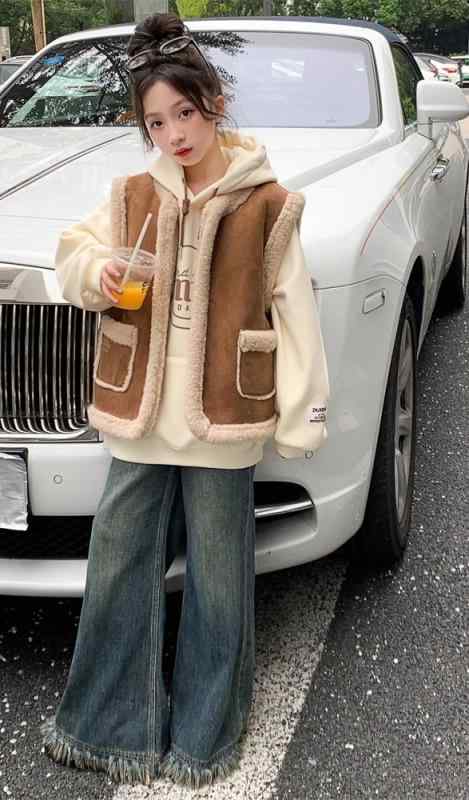 ベスト キッズ 女の子 小中学生 厚手 アウター 秋冬 トップス ジャケット 暖かい ダブル レースアップ 裏ボア フリース ポケット ゆったり かわいい ふわふわ もこもこ 通学 お出かけ 防風 防寒 ブラウン