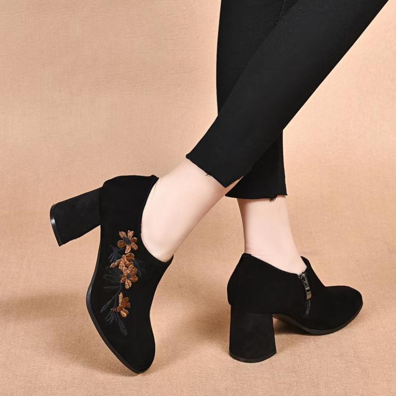 つま先 丸い ローヒール チャンキー シューズ レディース 30代 大人 上品 春秋 仕事 ビジネス おしゃれ 花 刺繍 快適 ジッパー 黒 マット表面素材：シープスエードソール素材: ラバー