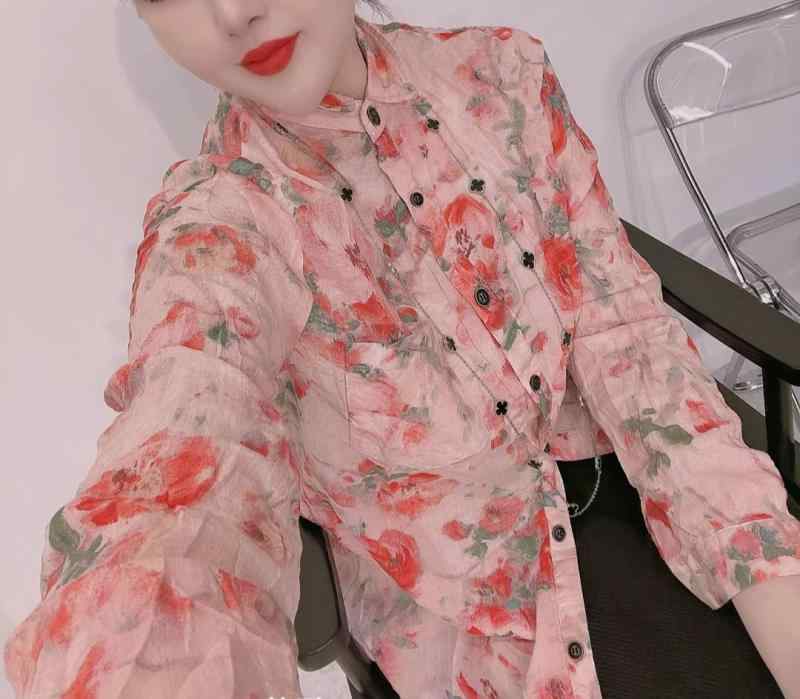 シャツ レディース おしゃれ トップス 春秋 綿 リネン ゆったり 大きいサイズ 長袖 花 総柄 襟付き ボタン ポケット レトロ ピンク 緑 ブラウンサイズ:フリーサイズ袖丈：長袖