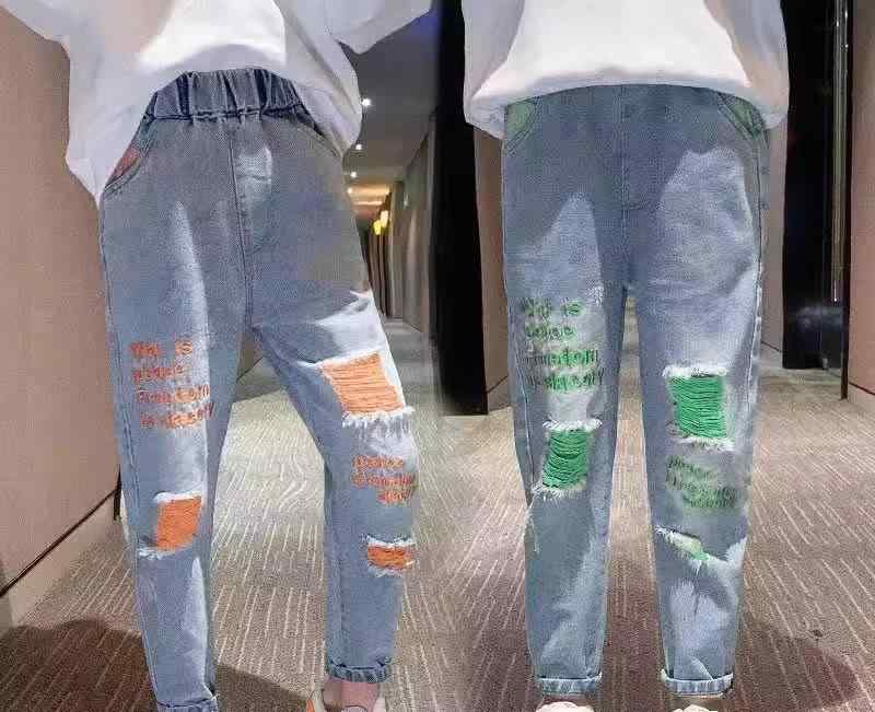 生地: デニムウエストバンド: ミッドライズパンツの前立て：ゴムベルト適用季節：春と秋パンツの長さ: ロングパンツ分類: ジーンズ素材機能: 通気性110cm：推奨身長100-110cm120cm：推奨身長110-120cm130cm：推奨...