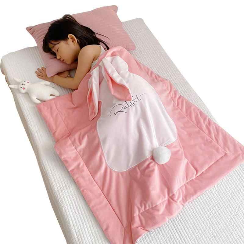 中綿繊維の種類：ポリエステル繊維掛け布団カバー生地：ポリエステル繊維