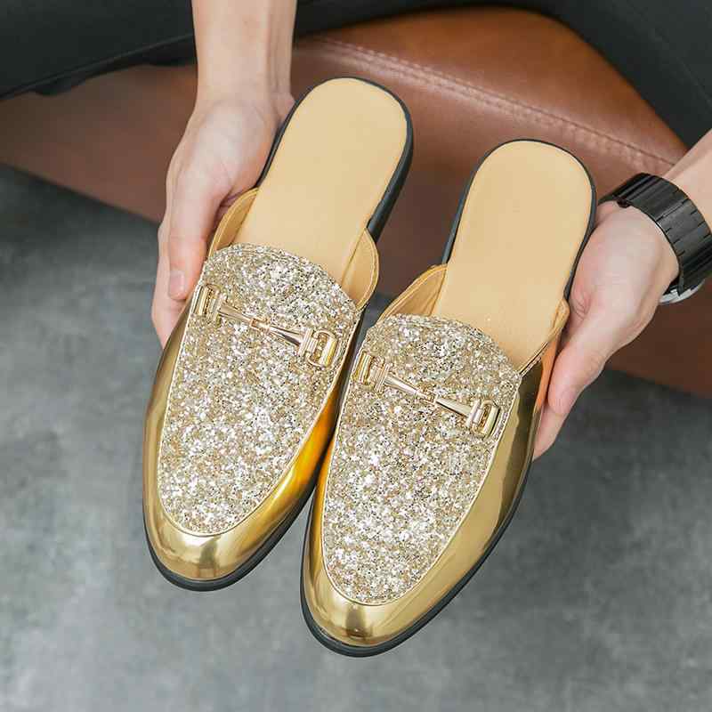 ヒール：フラットソール素材: ラバーアッパー素材: マイクロファイバーレザー