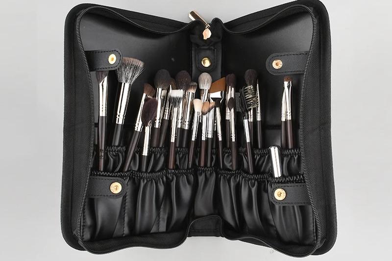 メイク ブラシ ケース トラベル 筆 収納 袋 コスメ ポーチ 化粧 道具 旅行 お出かけ 持ち運び ポータブル 大容量 バッグ 折りたたみ PU レザー