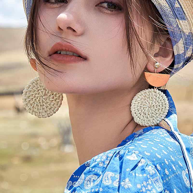 アクセサリー パーツ 韓国 耳飾り レディース 大きめ 旅行 リゾート ビーチ レトロ エスニック ボヘミアン 円形 ナチュラル カーキ 大人 シンプル