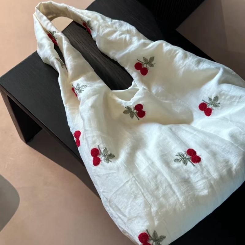 要素: 刺繍荷物の硬さ: 中〜柔らかめ洗濯可能か: いいえ適用シナリオ: レジャー折りたたみ可能か: いいえサイズ: L素材: ポリエステル