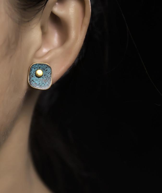 ピアス レディース アクセサリー 小物 耳 スタッド ペア おしゃれ カジュアル シンプル レトロ 真鍮 シルバー 青銅 ゴムストッパー 手作り 錆び