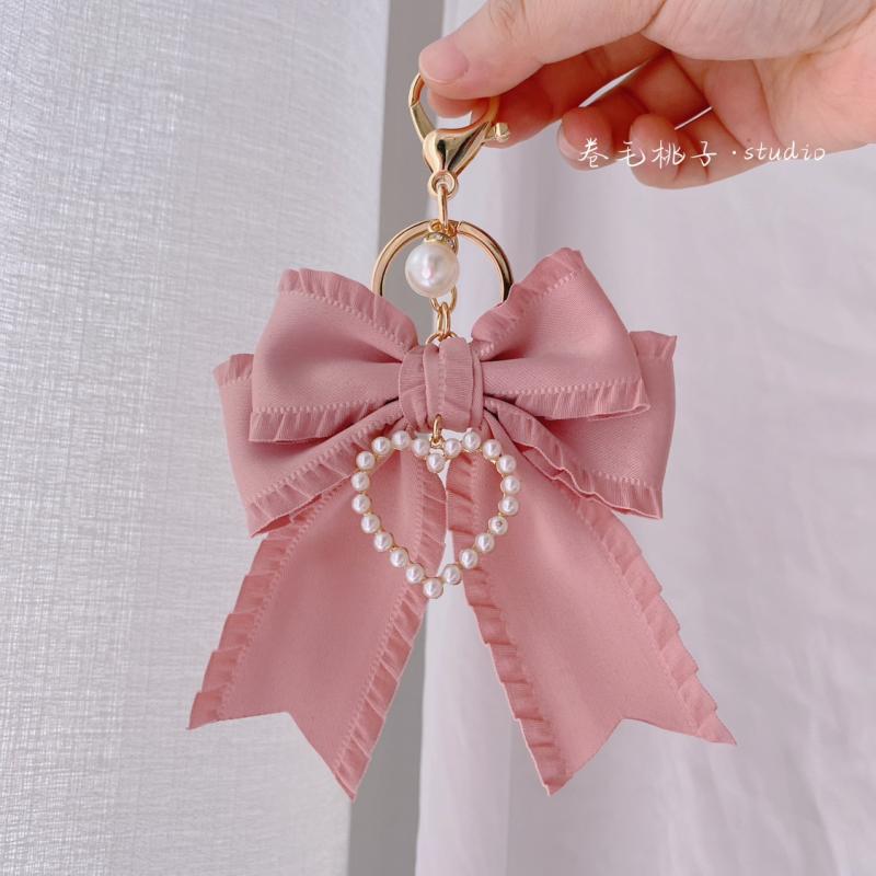 キーホルダー リボン ハート ビーズ キーチェーン バッグアクセサリー チャーム 小物 雑貨 大人 レディース 女の子 かわいい ピンク