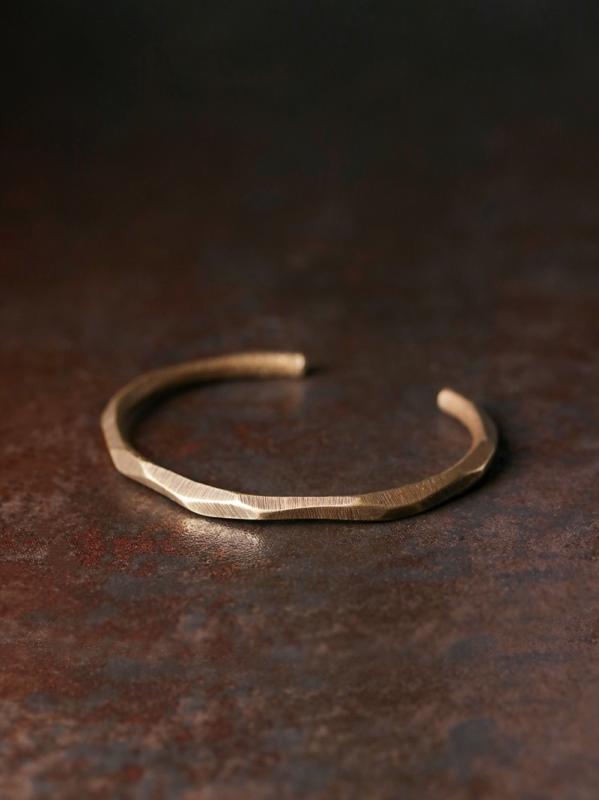アクセサリー 手首 メンズ レディース 真鍮 ブレスレット 手作り 打ち磨き メタル 細い バングル 個性的 シンプル おしゃれ カップル ペア