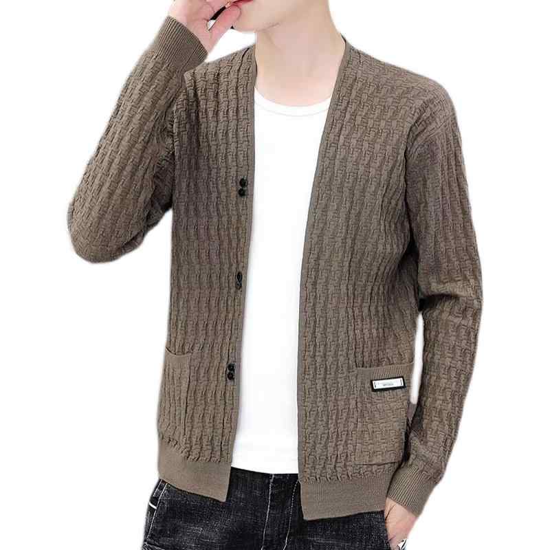 生地: ウールブレンド袖丈：長袖