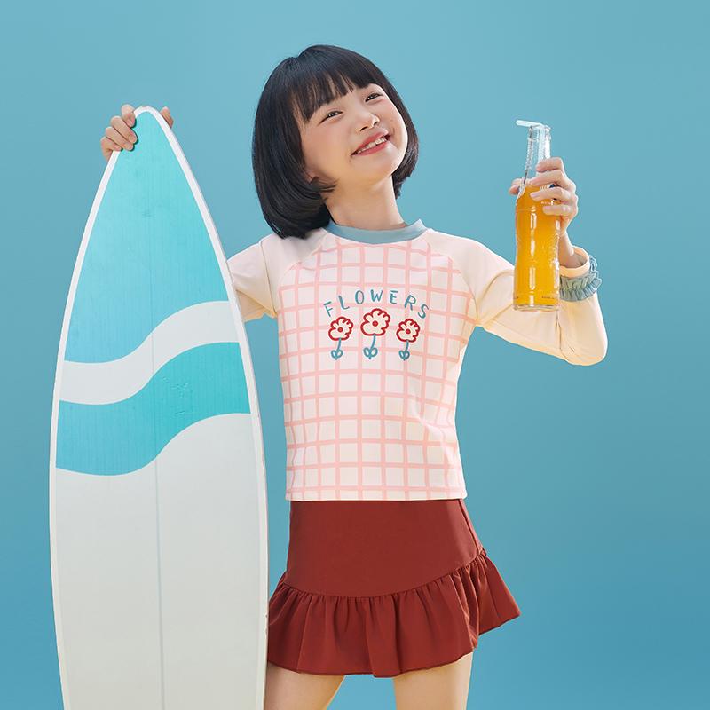 素材構成：ポリアミド繊維（ナイロン）82 ポリウレタン弾性繊維（スパンデックス）18