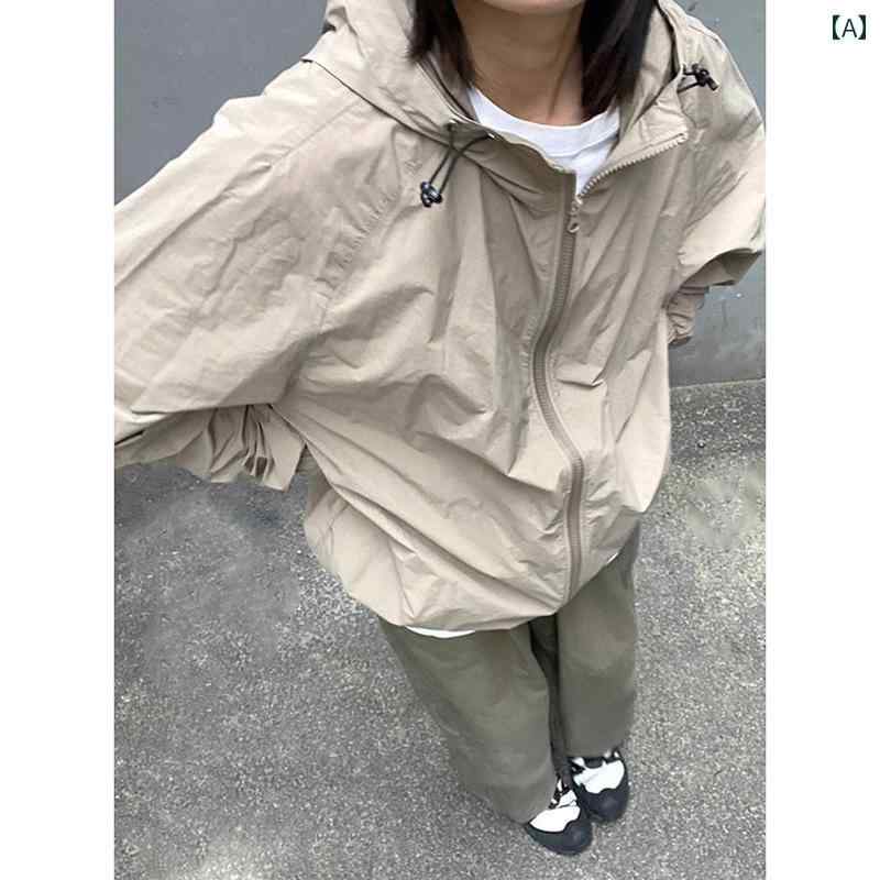 要素/技術: ジッパーポケット厚さ: 薄手袖丈：長袖襟: フード付き衣服の前立て: ジッパー