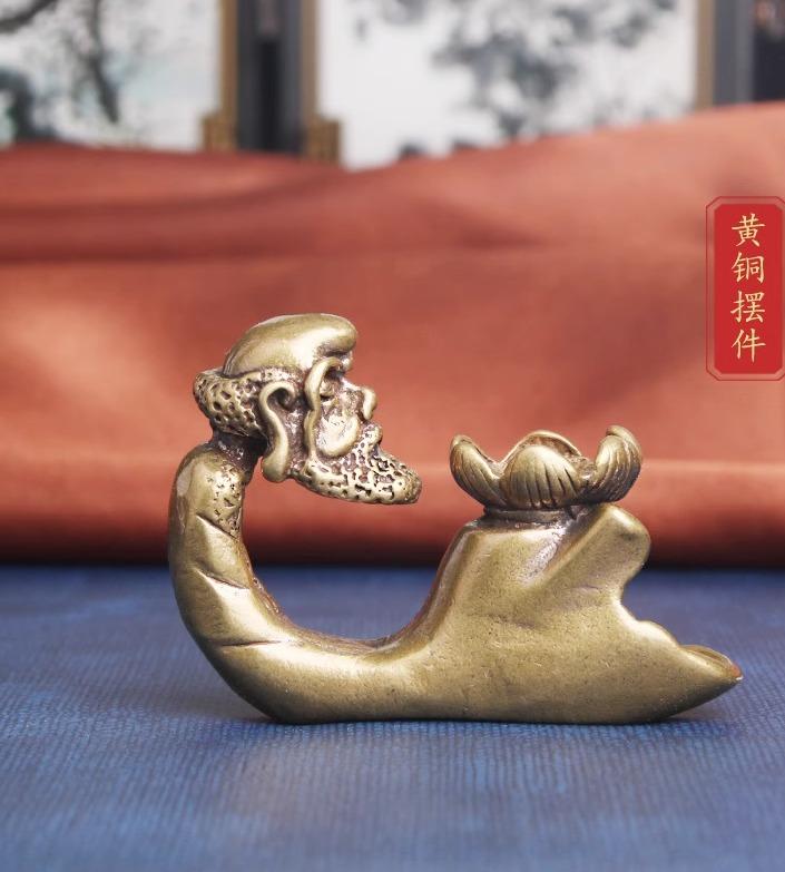 真鍮 置物 禅 達磨 香立て 装飾品 おしゃれ 香炉 銅器 卓上 アンティーク調 書斎 寝室 オーナメント プレゼント エスニック 手作り シンプル67g