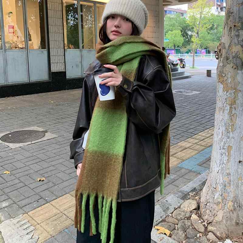 機能: 保温サイズ: フリーサイズ生地: ポリエステル繊維パターン: チェック柄形状: 長方形性別: 女性適用季節：冬服の詳細: フリンジ幅: 35cm長さ: 230cm
