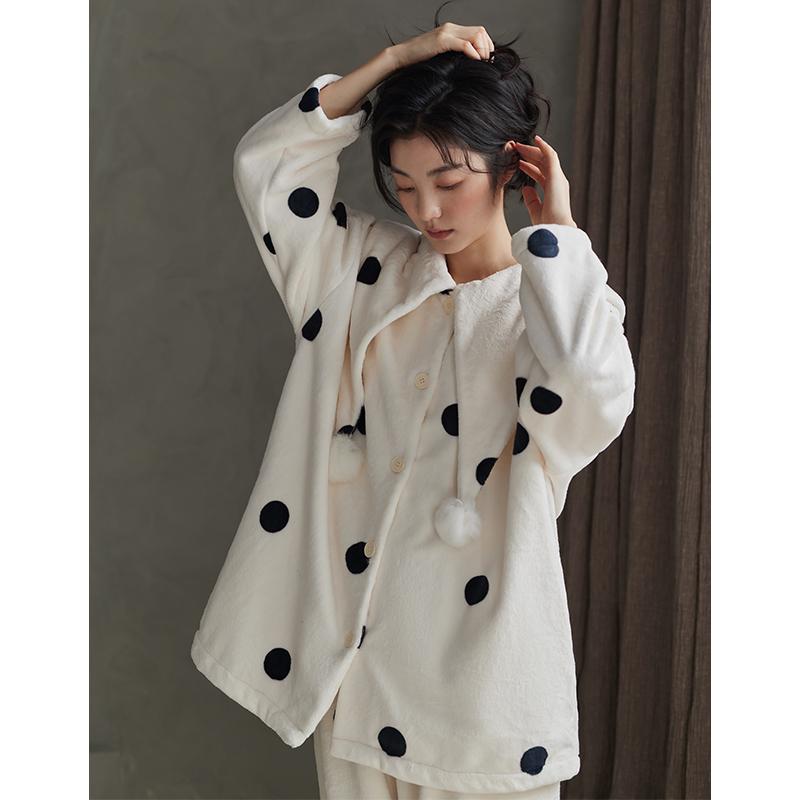 生地素材構成：ポリエステル繊維裏地素材構成：ポリエステル繊維