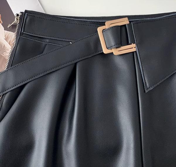 レディース ショートパンツ PU レザー キュロット 秋冬 サイドジップ ハイウエスト ベルト風 Aライン 脚長効果 ゆったり おしゃれ 大きいサイズ 無地 黒