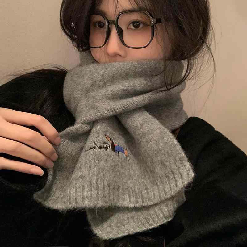 レディース マフラー おしゃれ 女性 婦人 ティーン 韓国 冬 厚手 ネック スカーフ 通気性 防寒 暖かい 保温 カジュアル 普段使い グレー 黒 赤 無地 犬 刺繍 シンプル