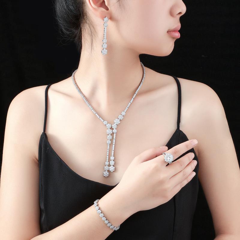 材質: 合金/銀メッキ/金メッキ