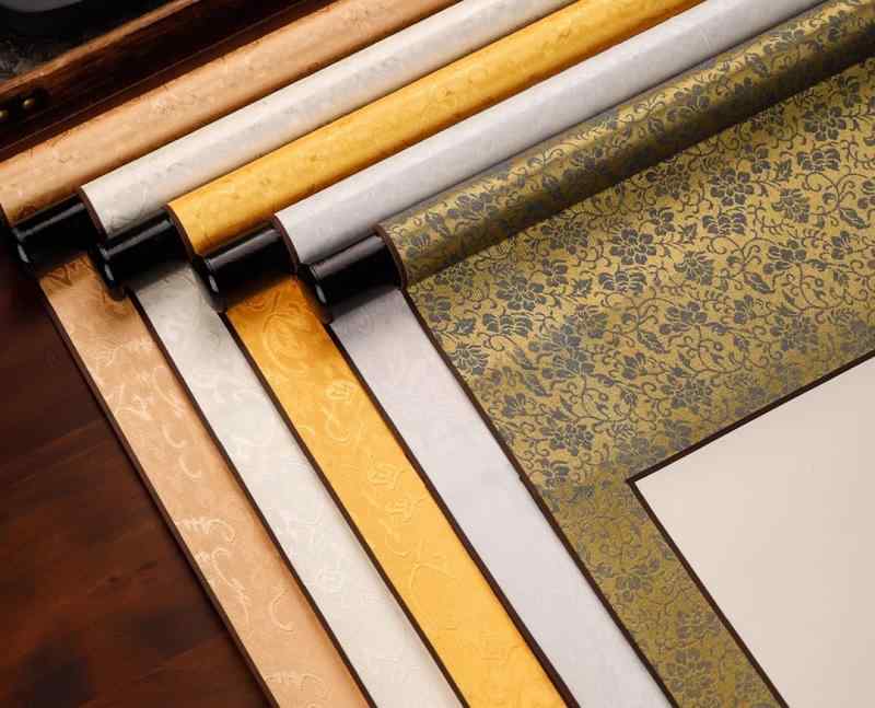 掛け軸 床の間 白紙 壁 縦 横 吊り下げ 書道 半紙 創作 作品 伝統的 チャイナ風 巻物 ロング 記念 豪華 光沢 ゴールド シルバー 黄色 アート