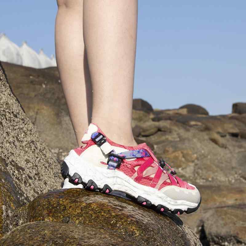 ・カテゴリ: サンダル・対象: 女性用・機能: 衝撃吸収.滑り止め.耐摩耗性.通気性.速乾.安定性.耐衝撃性.軽量.反発性.耐切創性・開閉方式: スリップオン・サイズ展開: 35.36.37.38.39.40.41.42.43.44.45