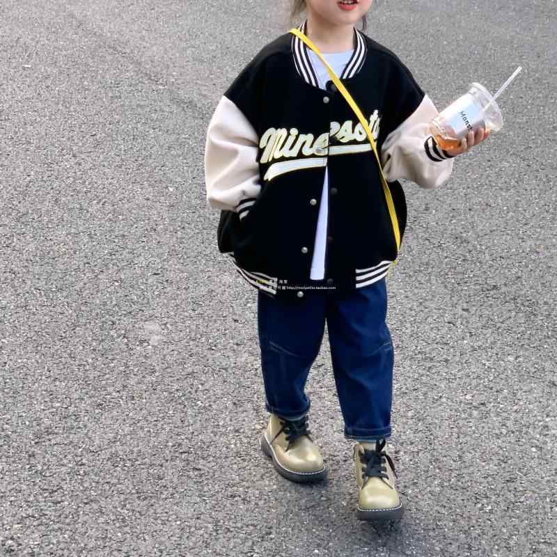 ・適用年齢: 6ヶ月.9ヶ月.12ヶ月.18ヶ月.2歳.3歳.4歳.5歳.6歳.7歳.8歳.9歳.10歳・素材: 綿・柄: 無地・スタイル: カジュアル・ネックライン: クルーネック・性別: 男女兼用・前立て: シングルボタン・カラー展開:...