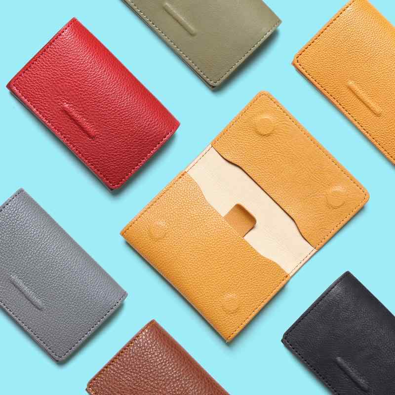 ・素材: 牛革・開閉方法: マグネットボタン・柄: 無地・スタイル: ビジネス.OL・カラー展開: レッド.イエロー.グレー.ブラック.ネイビー・内部構造: カードポケット.名刺入れ・対象: