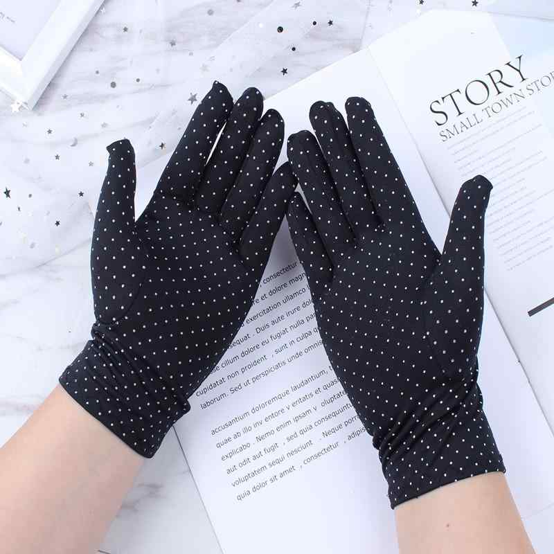 ・カテゴリ: レディース・対象: 高齢者.若年層.中年層・サイズ: フリーサイズ・素材: フリース・カラー展開: ワインレッド.ブラック.コーヒー.パープル・スタイル: 指あり手袋