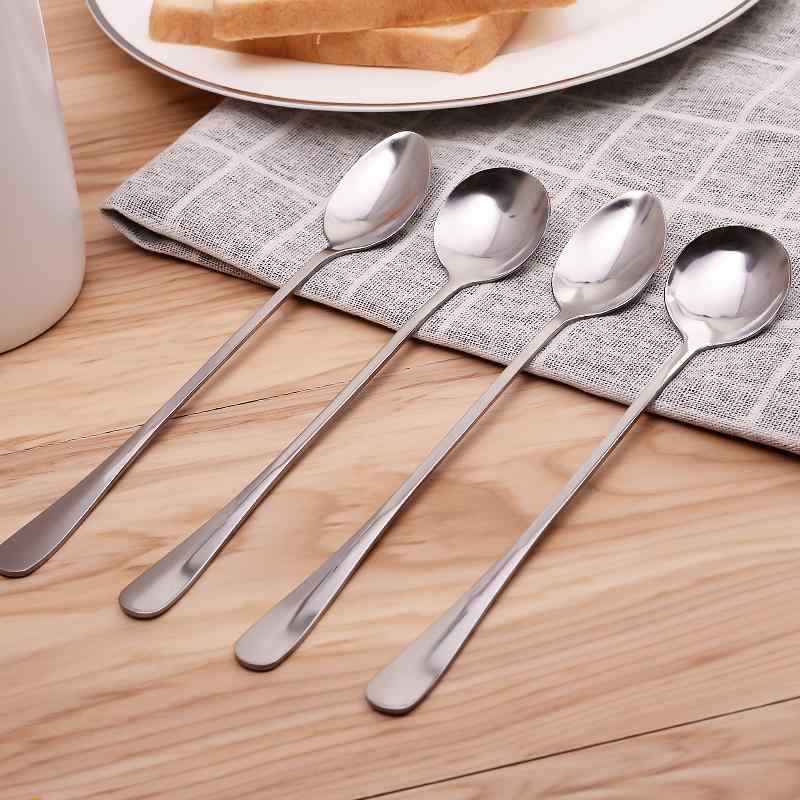 ・対象: 一般・種類: 丸型アイススプーン1本.先端とがったアイススプーン1本.丸型アイススプーン2本セット（収納ケース付き）.先端とがったアイススプーン2本セット（収納ケース付き）.丸型アイススプーン3本セット（収納ケース付き）.先端とが...