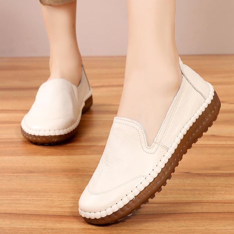 ・靴のタイプ: スリッポン・スタイル: カジュアル・対象: .シニア層・サイズ展開: 35 36 37 38 39 40 41・カラー展開: ホワイト.イエロー.パープル.ブラック・柄: 無地・装飾: フリンジ・アッパー素材: 牛革（トップ...